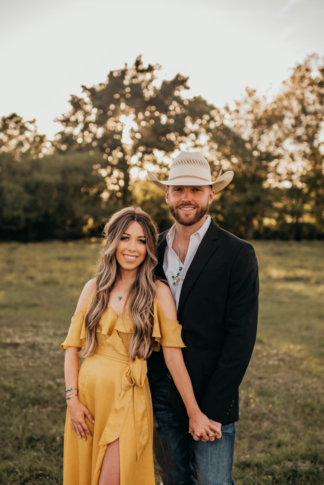 Texas Engagement | Bethany + Hunter - westernweddingmagazine.com