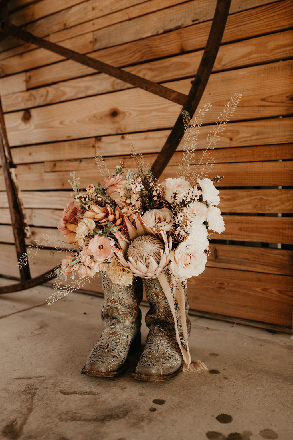 Florida Western Boho Styled Shoot - westernweddingmagazine.com