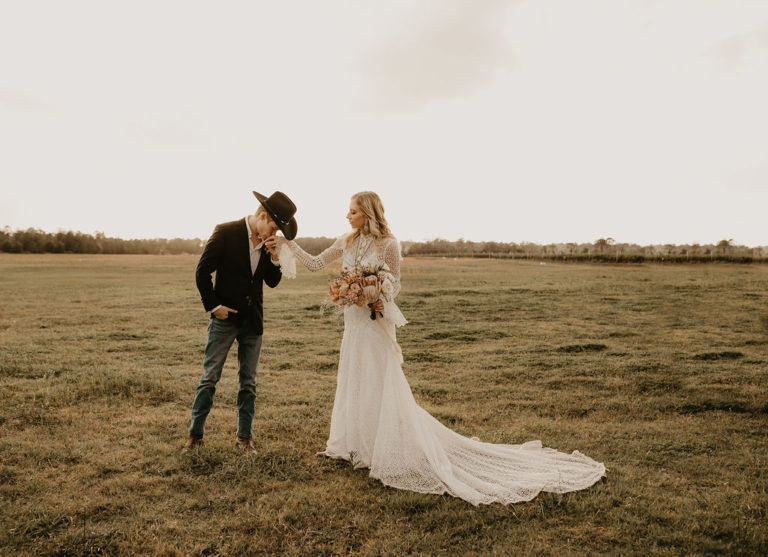 Florida Western Boho Styled Shoot - westernweddingmagazine.com
