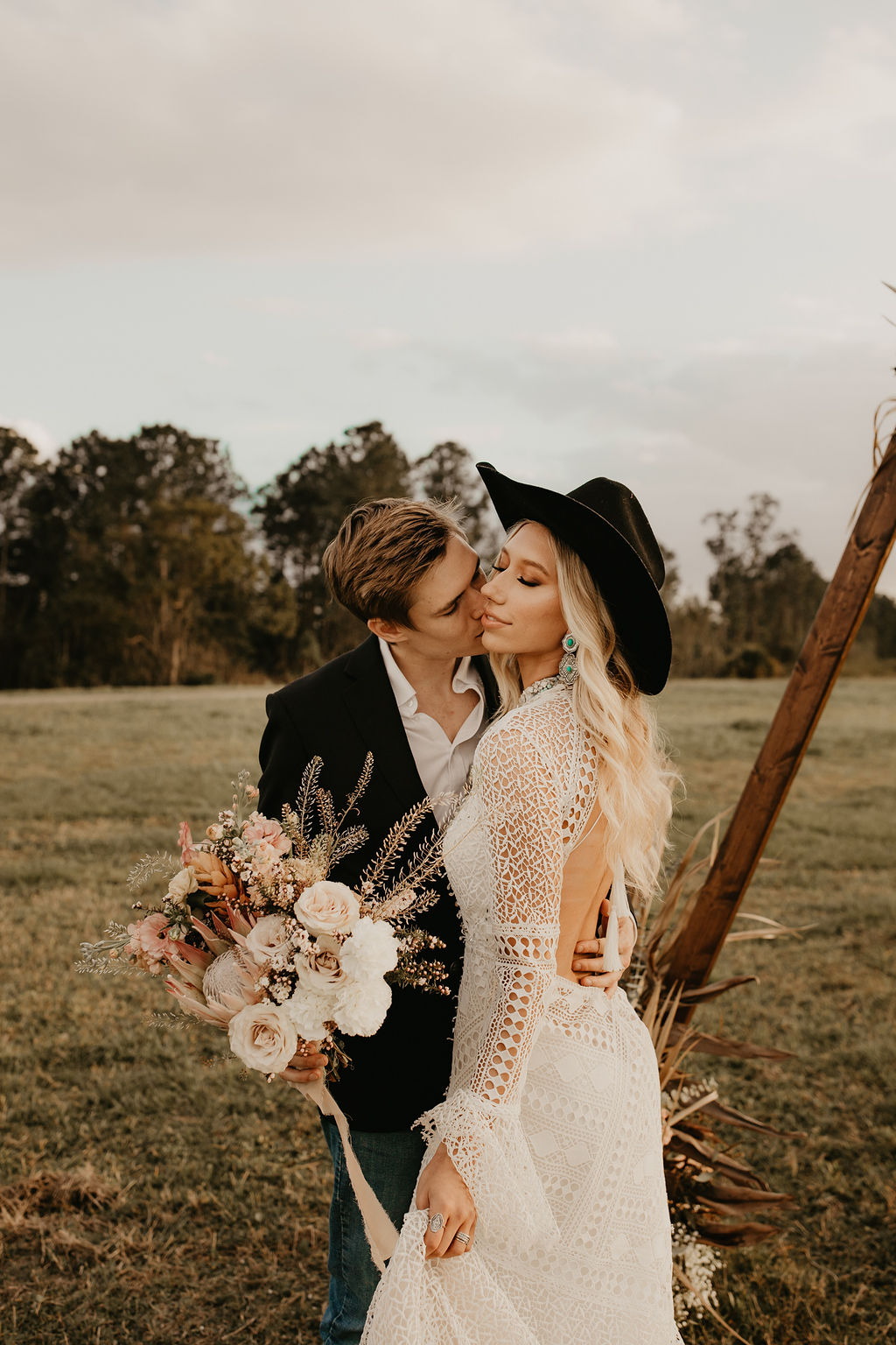 Florida Western Boho Styled Shoot - westernweddingmagazine.com