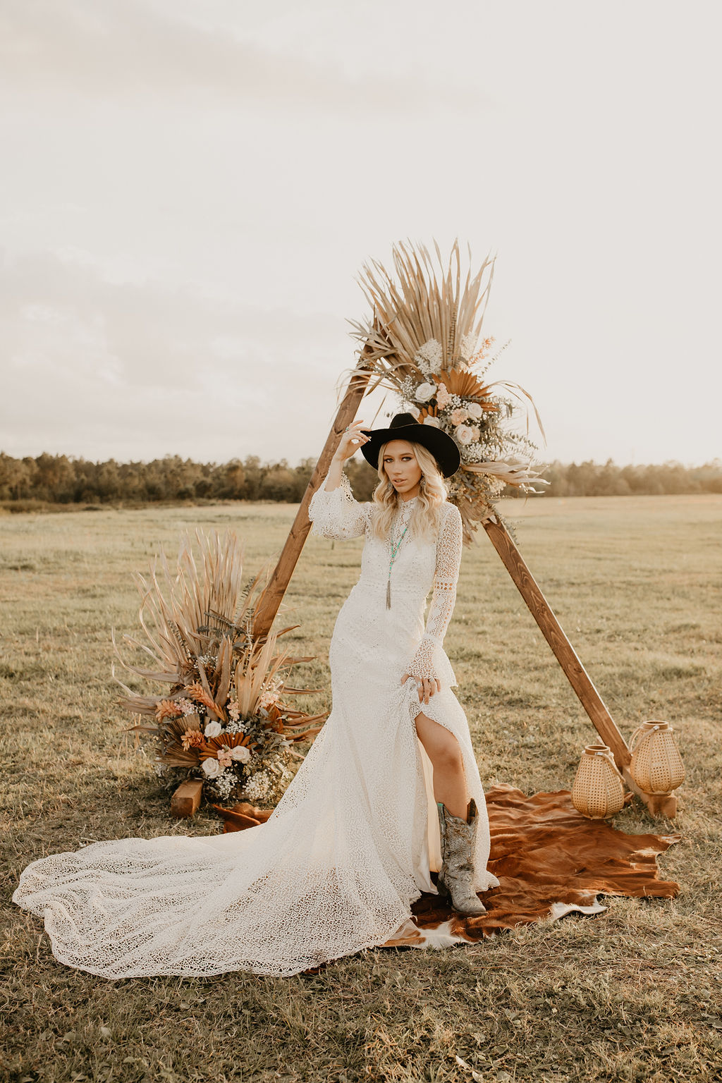 Florida Western Boho Styled Shoot - westernweddingmagazine.com
