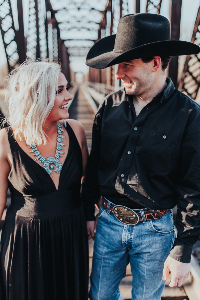 Minnesota Engagement | Tyler + Braelee - westernweddingmagazine.com