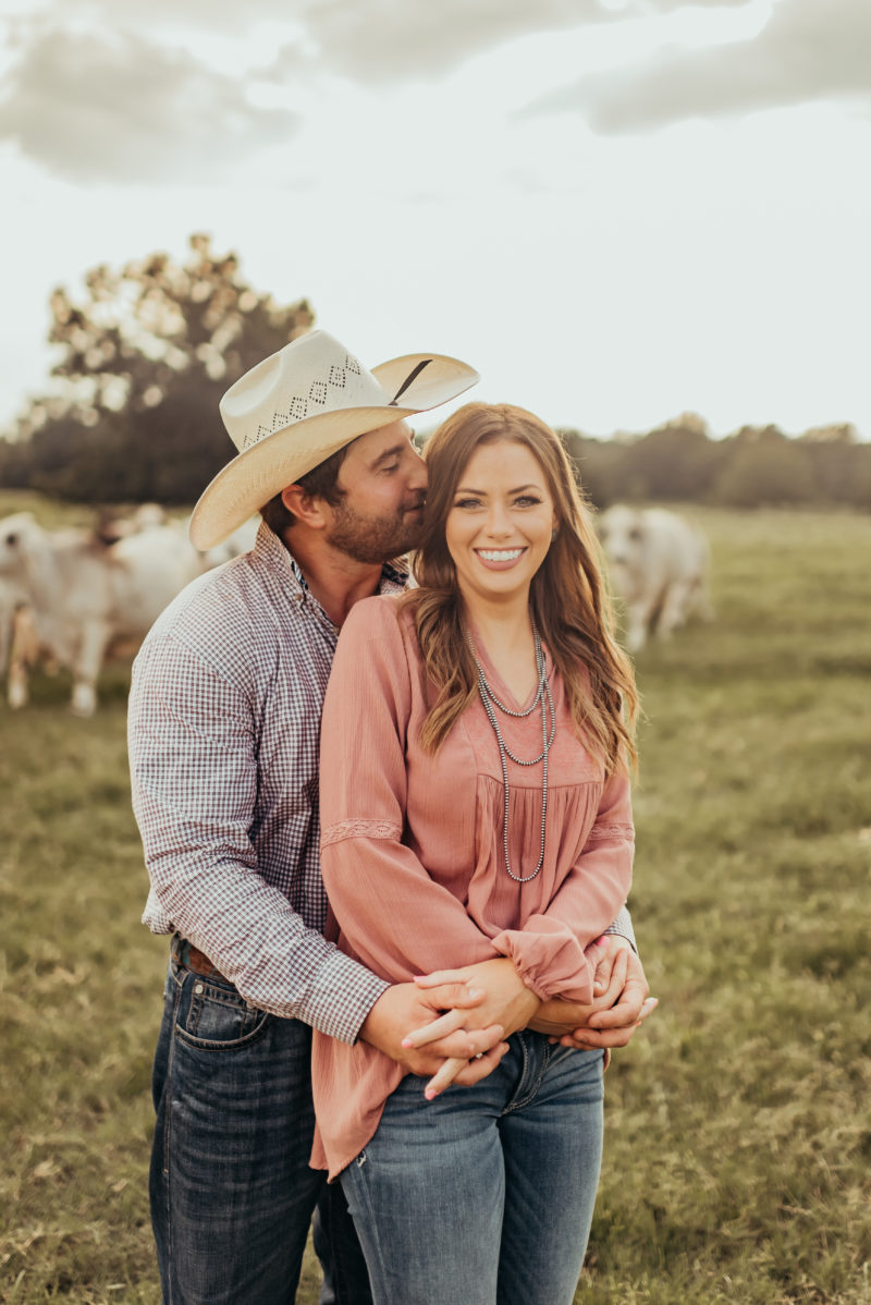 Texas Engagement Session | ASHLEY + AUSTIN - westernweddingmagazine.com