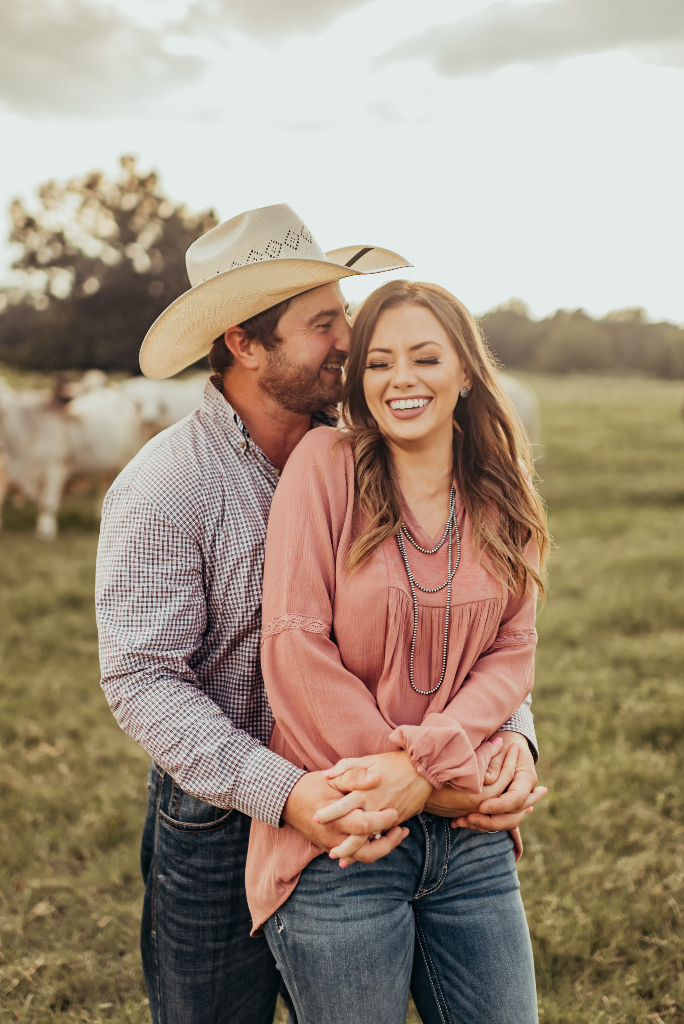 Texas Engagement Session | ASHLEY + AUSTIN - westernweddingmagazine.com