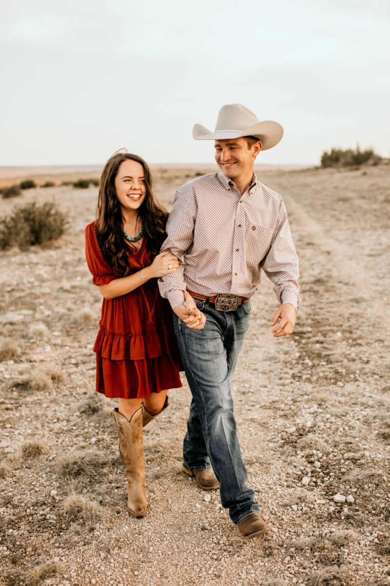MORGAN + KADE | ENGAGEMENT - westernweddingmagazine.com