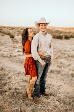 MORGAN + KADE | ENGAGEMENT - westernweddingmagazine.com