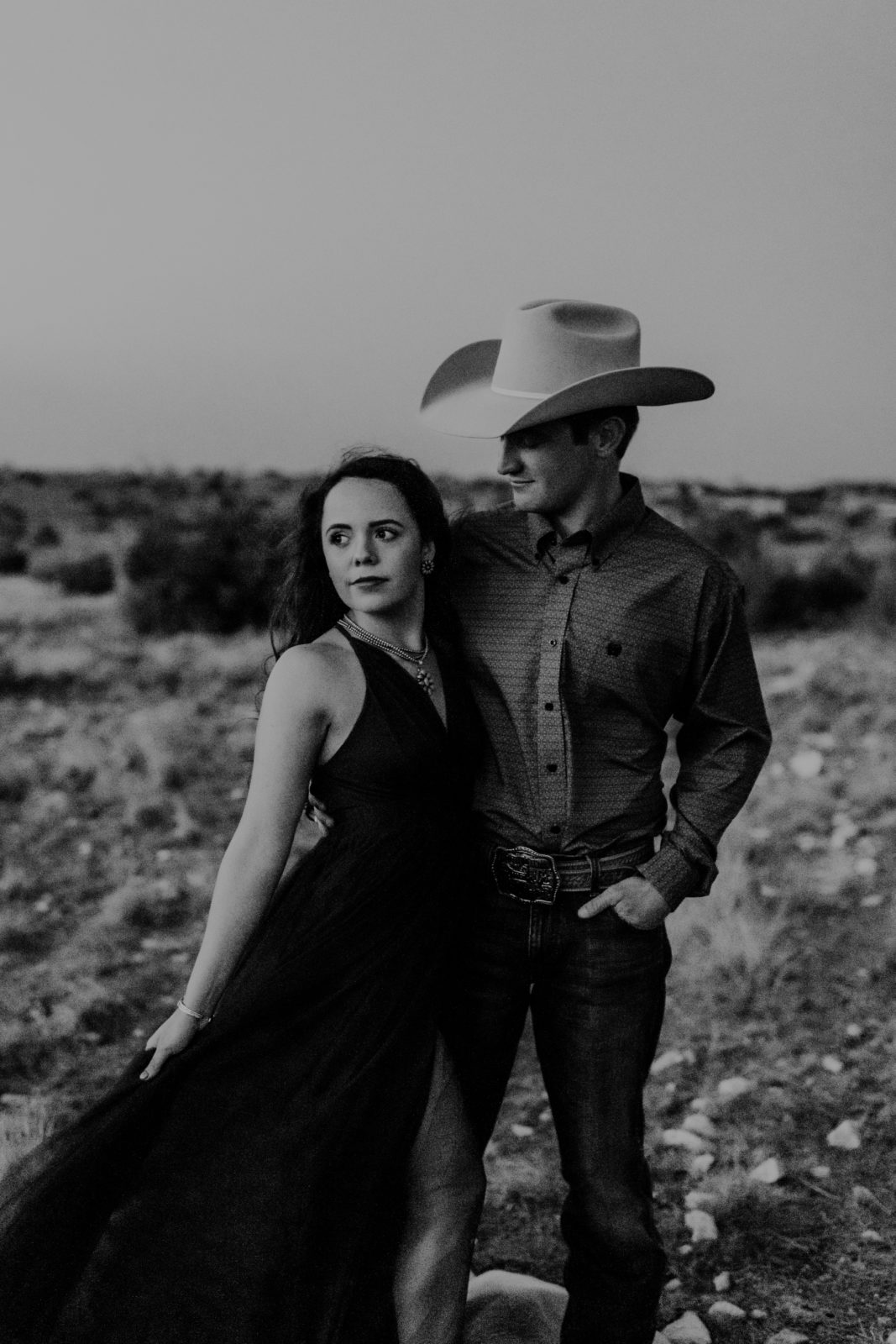 MORGAN + KADE | ENGAGEMENT - westernweddingmagazine.com