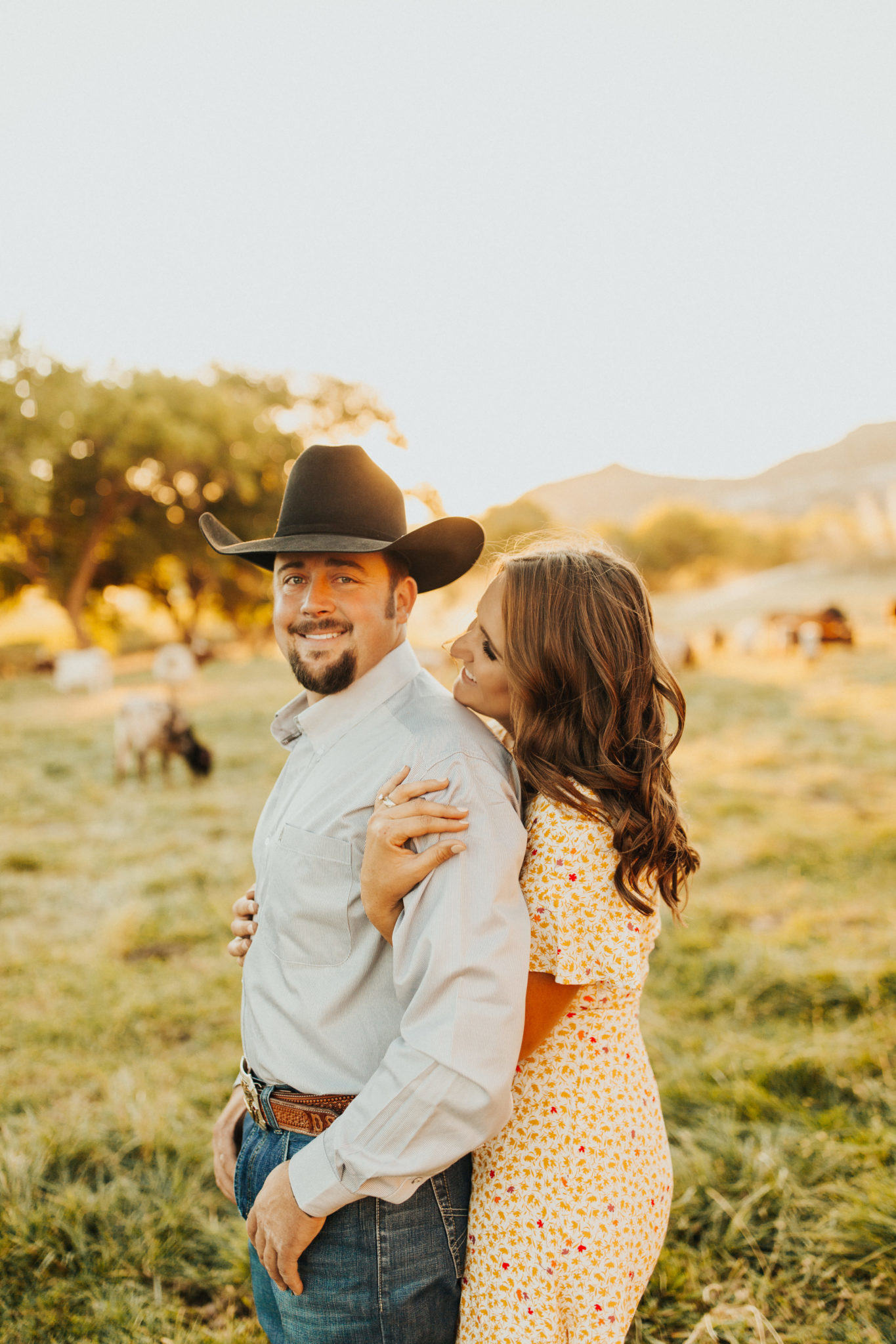 KEELY + DAINEL | ENGAGEMENT - westernweddingmagazine.com