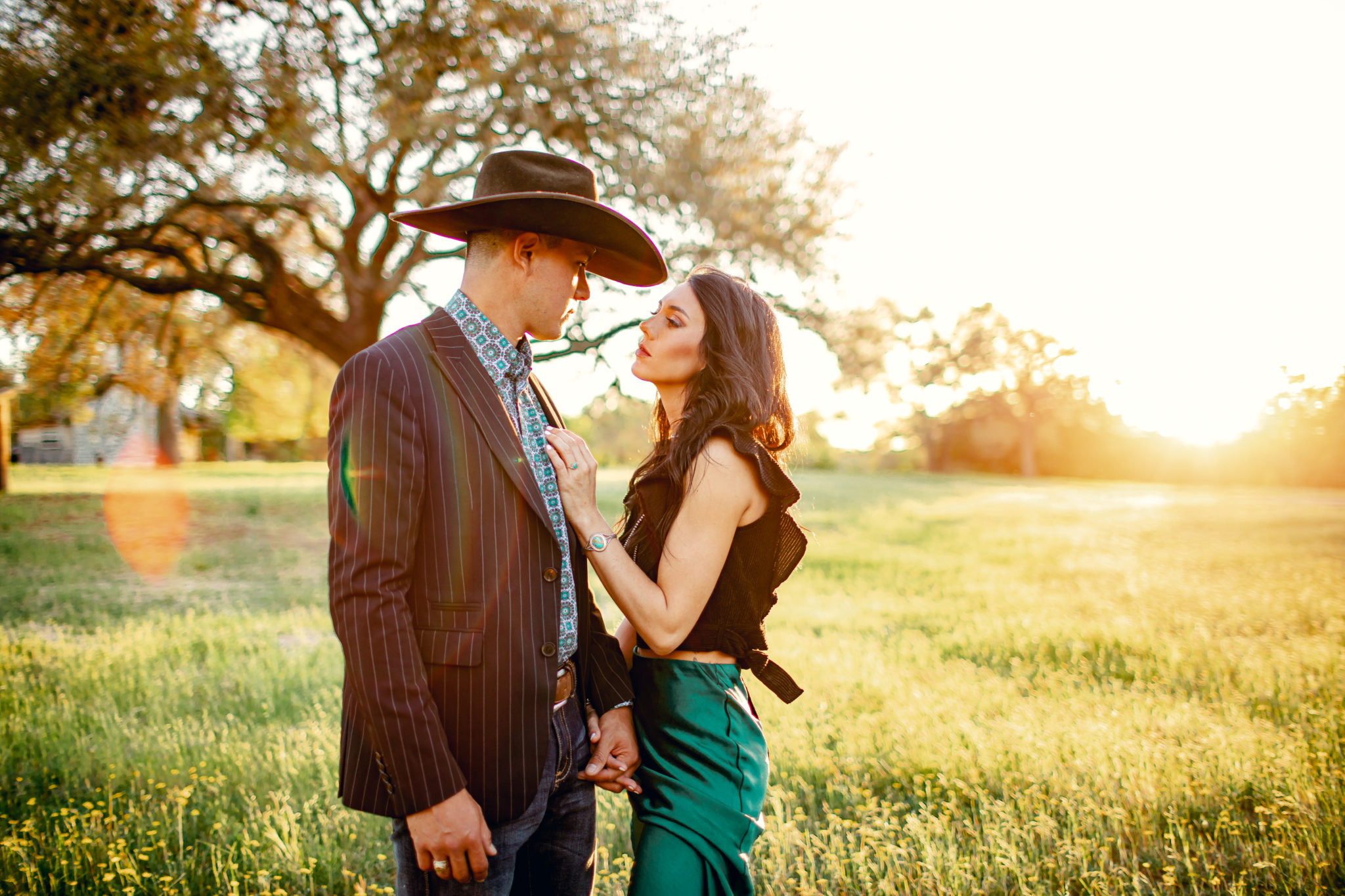 JESSICA + PATRICK | TEXAS ENGAGEMENT - westernweddingmagazine.com