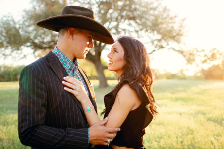 JESSICA + PATRICK | TEXAS ENGAGEMENT - westernweddingmagazine.com