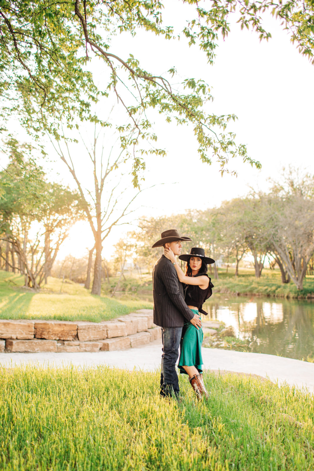 JESSICA + PATRICK | TEXAS ENGAGEMENT - westernweddingmagazine.com