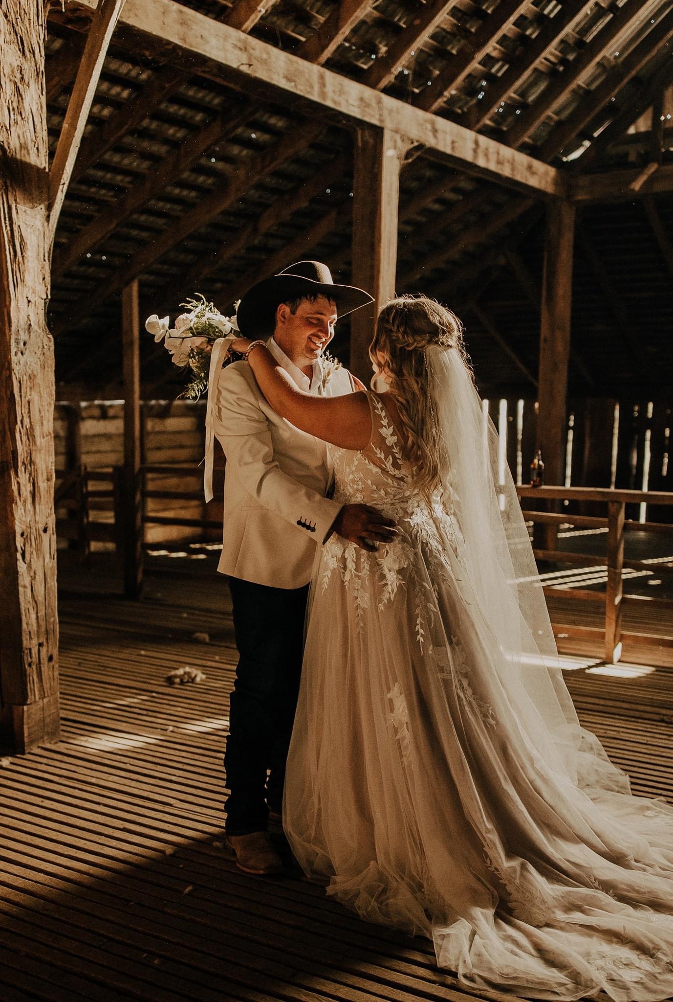 JESSICA + STEVEN | WEDDING - westernweddingmagazine.com