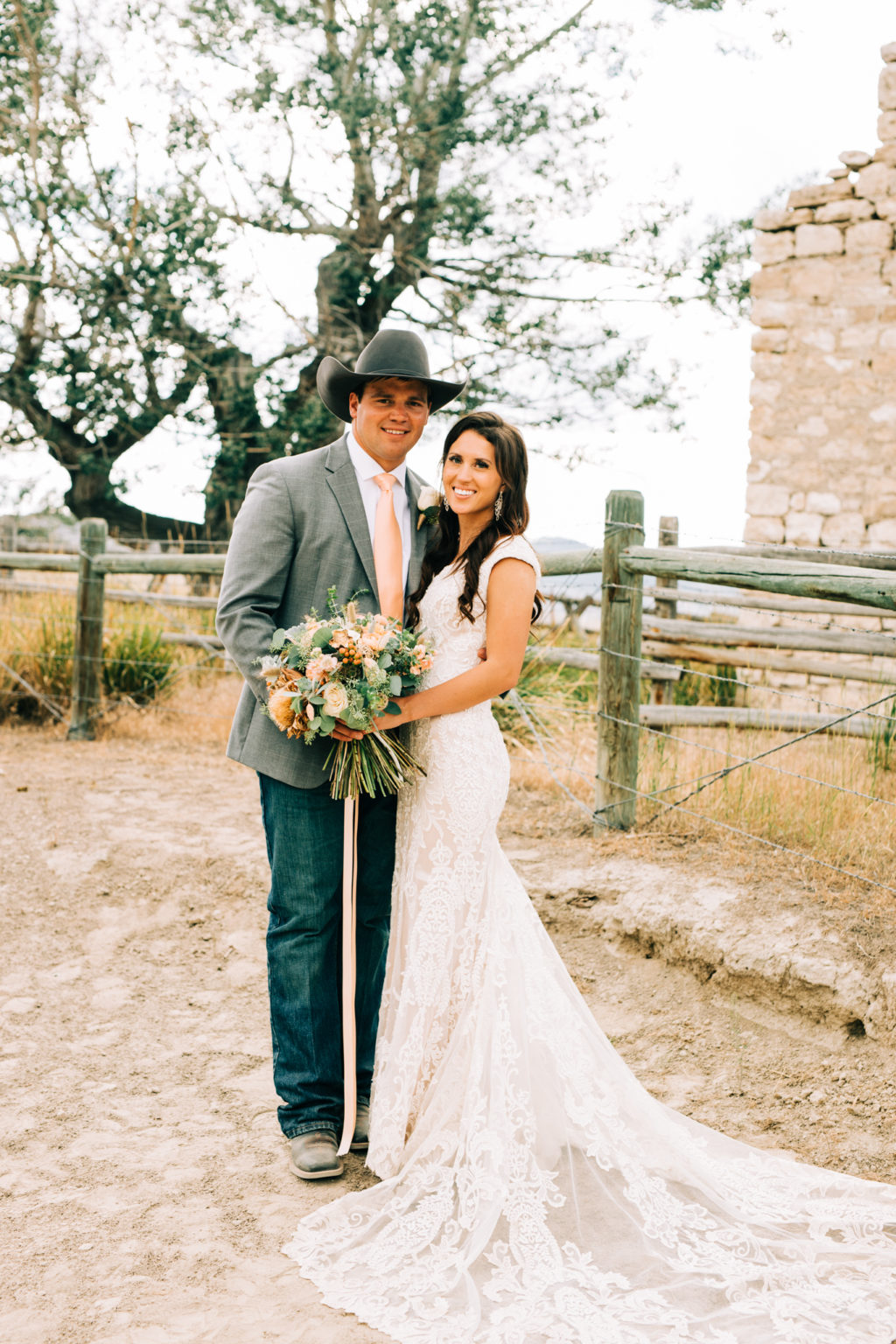 SHILEY + CARSON | WEDDING - westernweddingmagazine.com