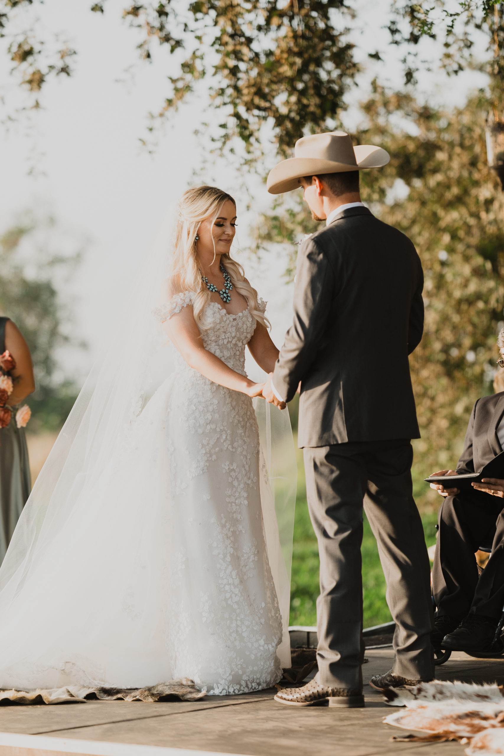 CYNTHIA + DENTON | WEDDING - westernweddingmagazine.com