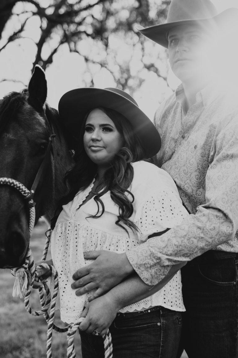 GRACE + BLAKE | ENGAGEMENT - westernweddingmagazine.com