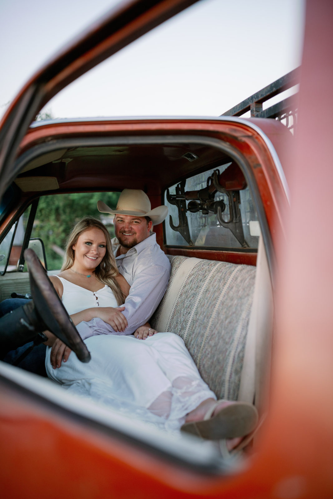 TREVOR + STEPHANIE | ENGAGEMENT - westernweddingmagazine.com