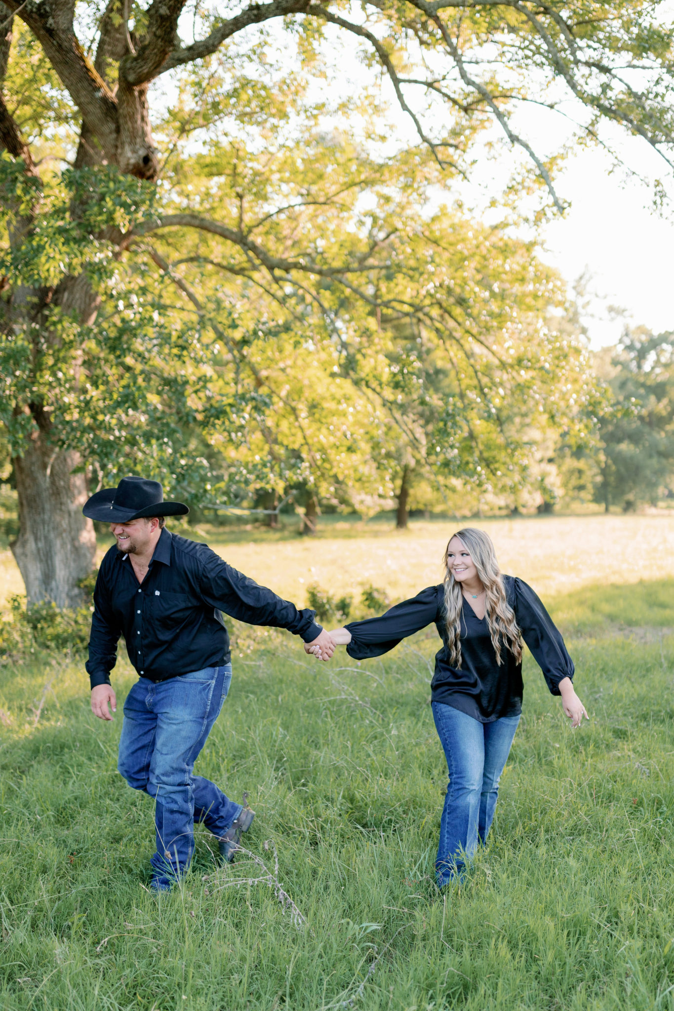 TREVOR + STEPHANIE | ENGAGEMENT - westernweddingmagazine.com