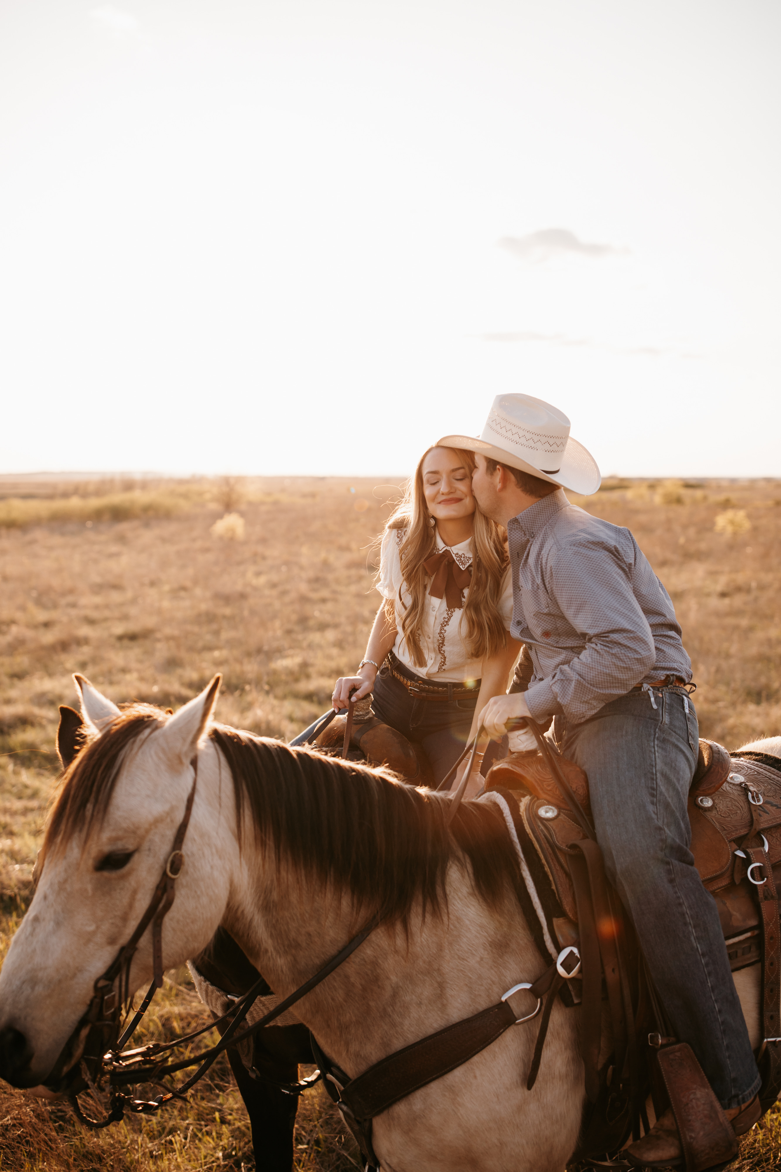 TAYLOR + CONNOR | Engagement - westernweddingmagazine.com