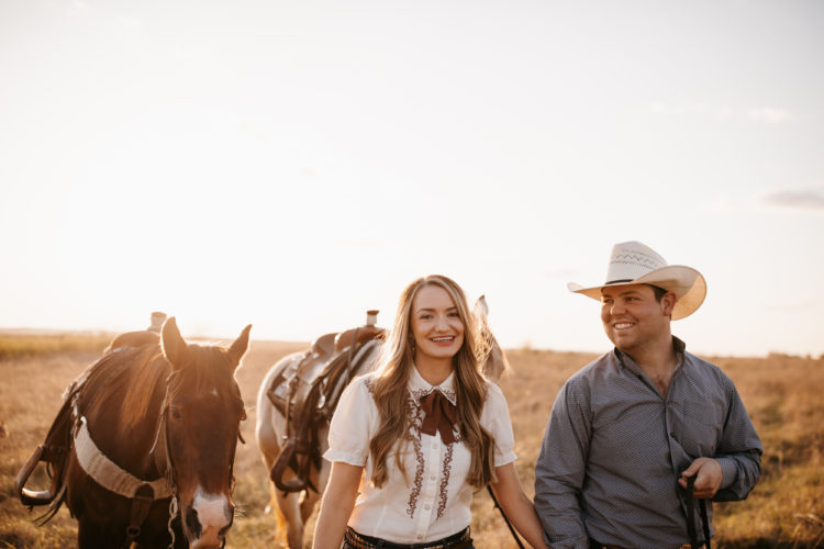 TAYLOR + CONNOR | Engagement - westernweddingmagazine.com