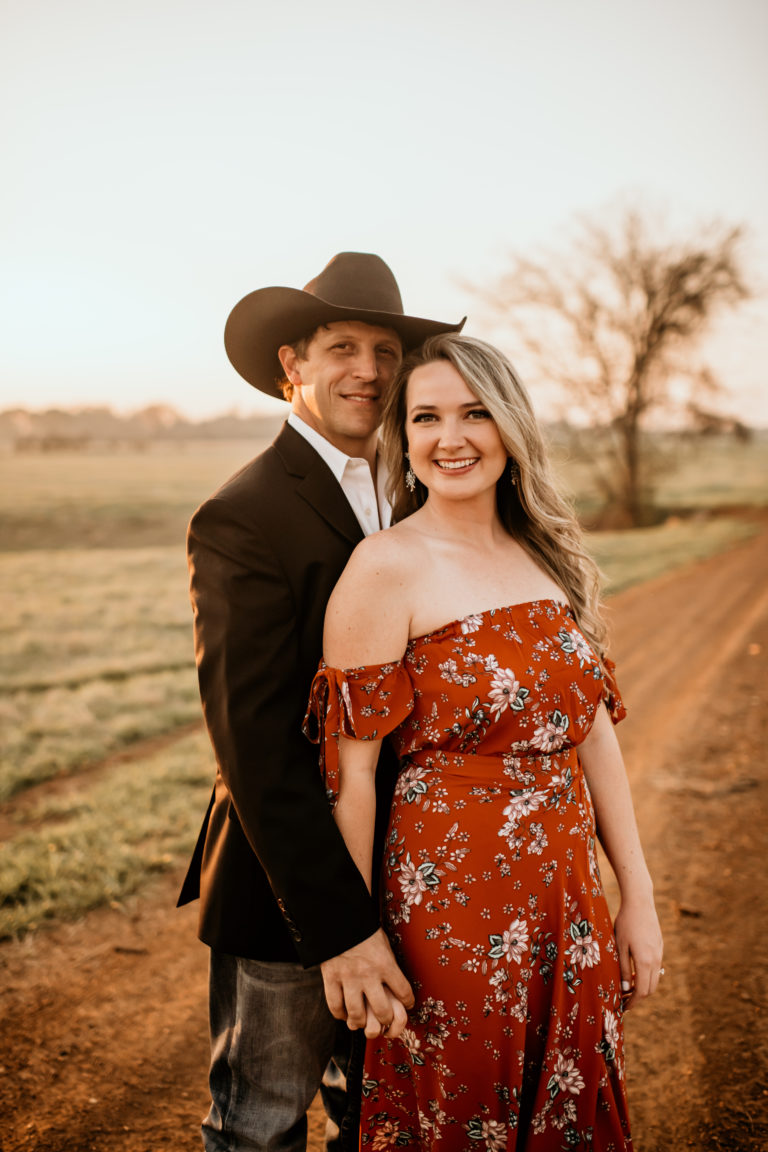 LAYNE + CARTER | ENGAGEMENTS - westernweddingmagazine.com