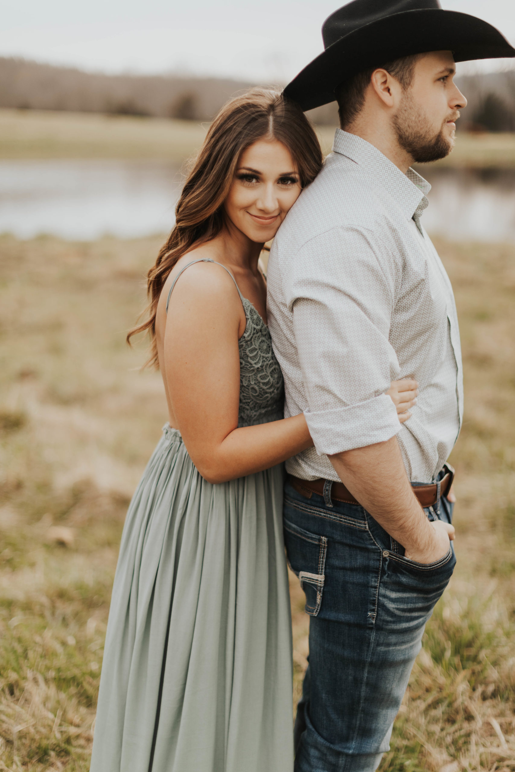KIMBER + CASEY | ENGAGEMENT - westernweddingmagazine.com