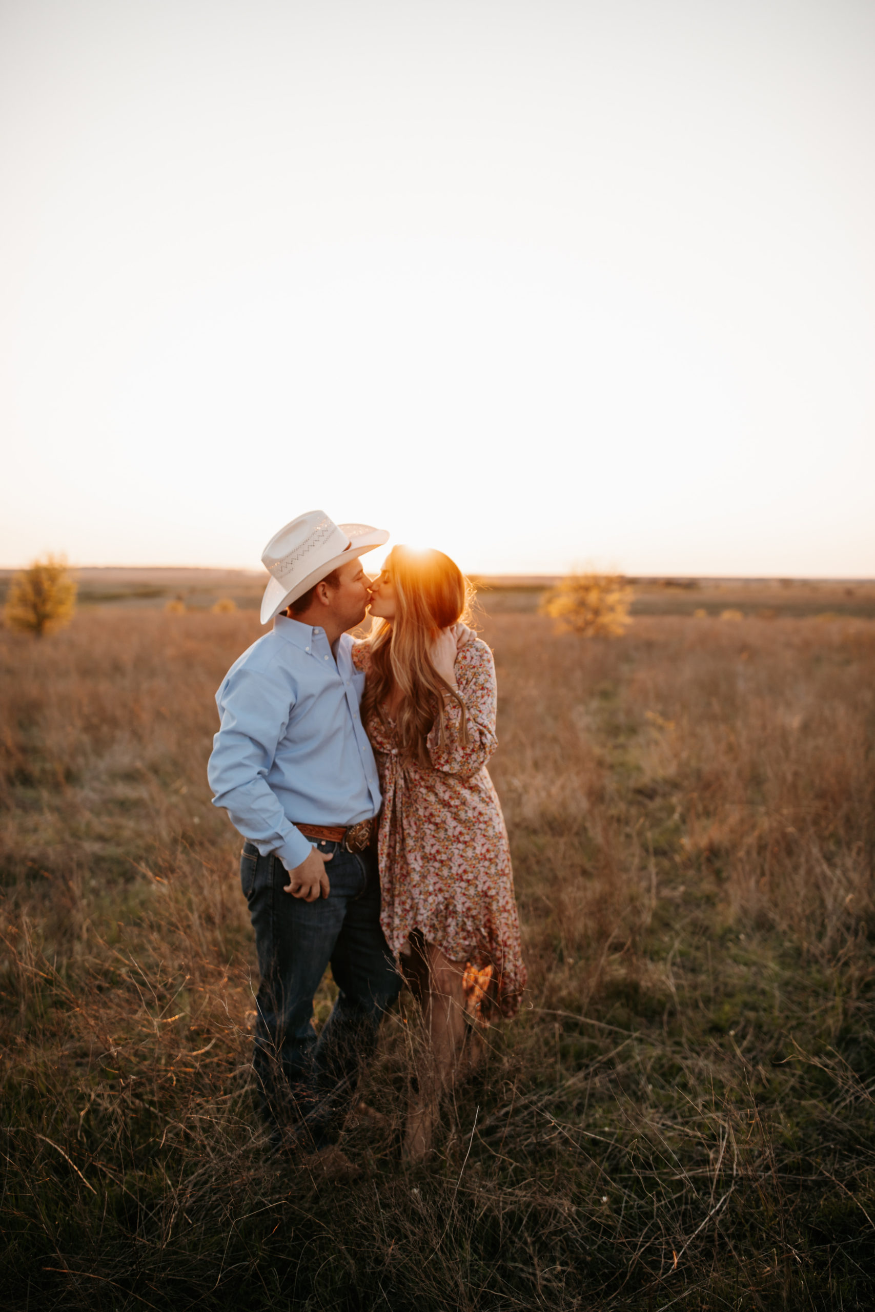 TAYLOR + CONNOR | Engagement - westernweddingmagazine.com