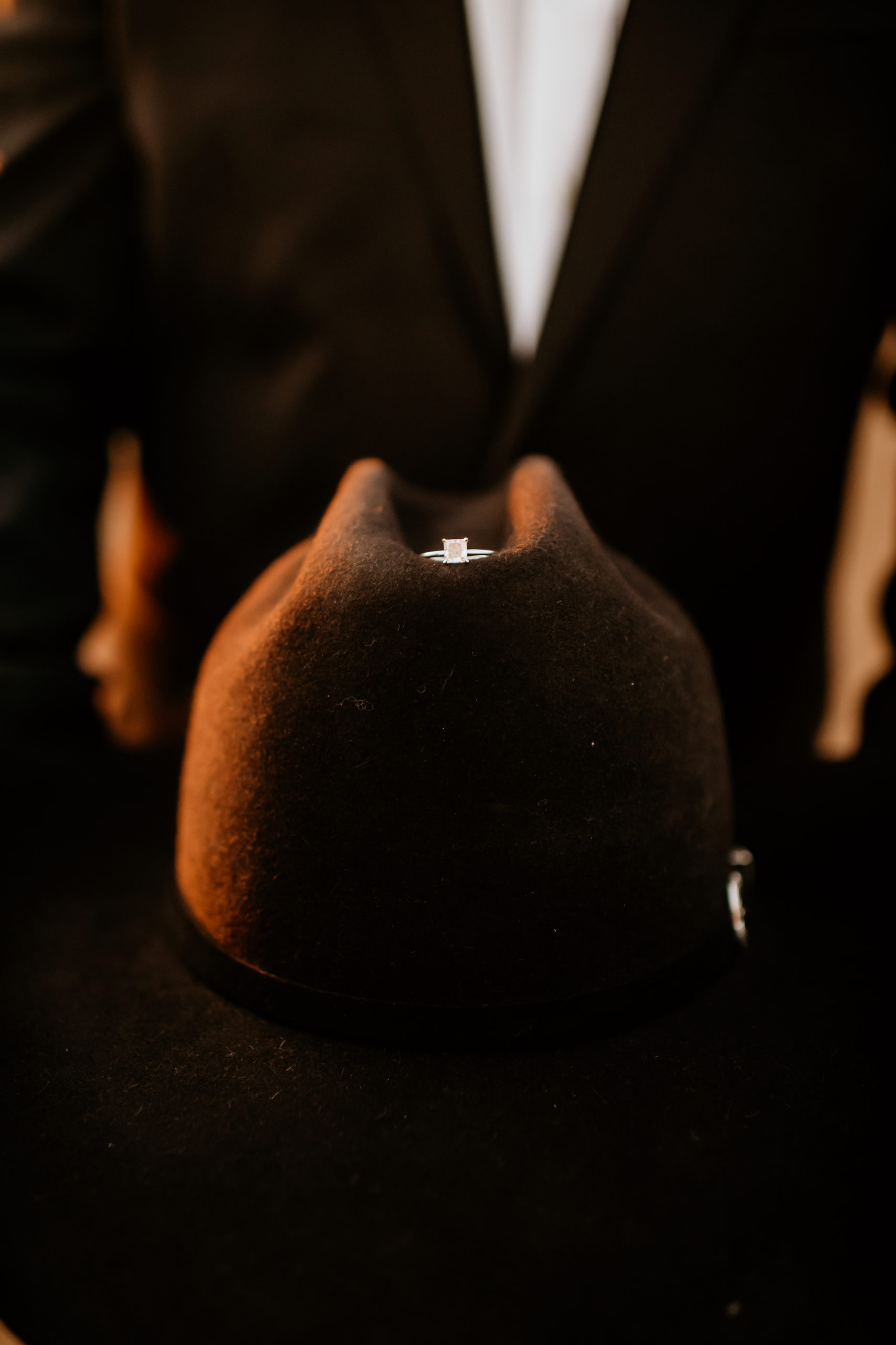 LAYNE + CARTER | ENGAGEMENTS - westernweddingmagazine.com