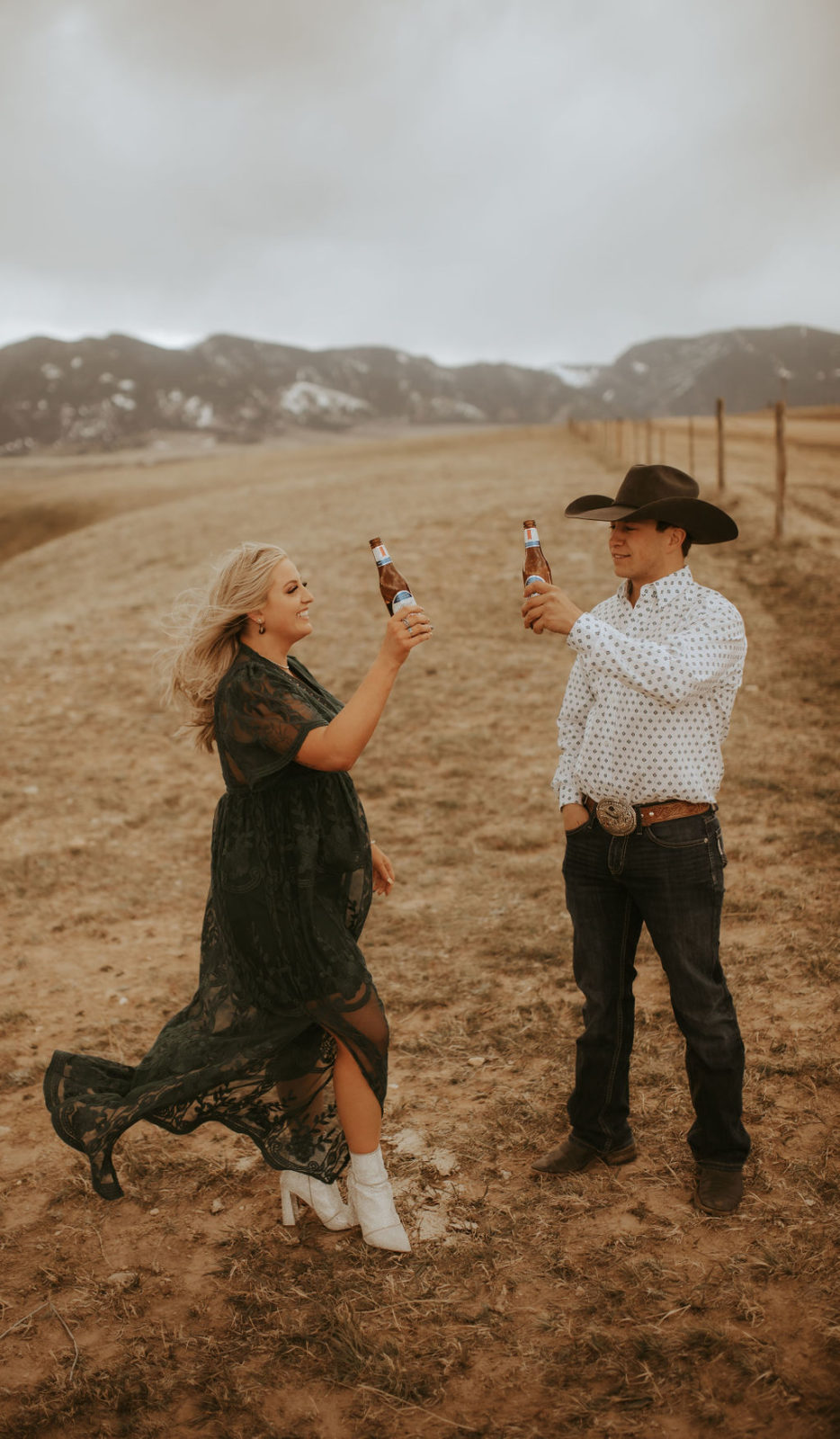 DYLAN + BRIELLE | ENGAGEMENT - westernweddingmagazine.com