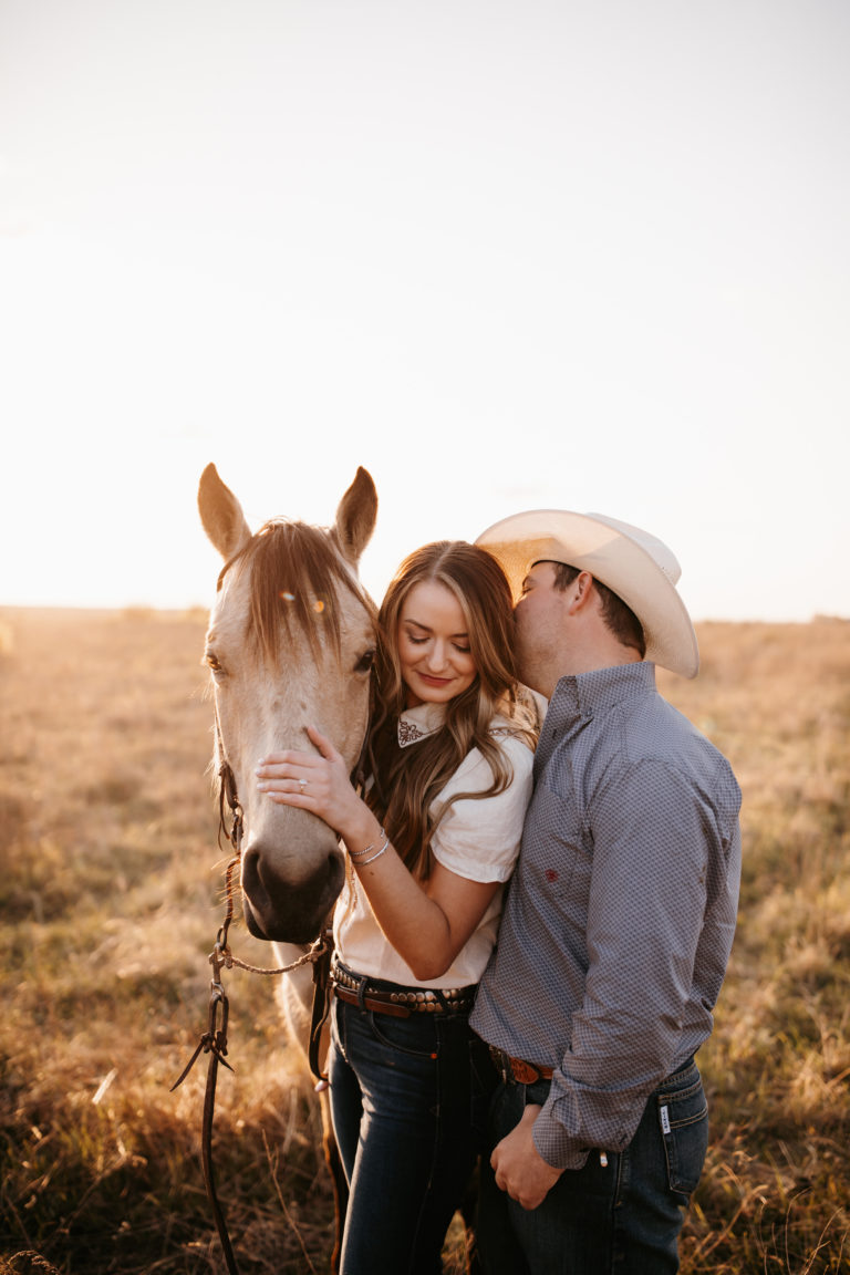 TAYLOR + CONNOR | Engagement - westernweddingmagazine.com