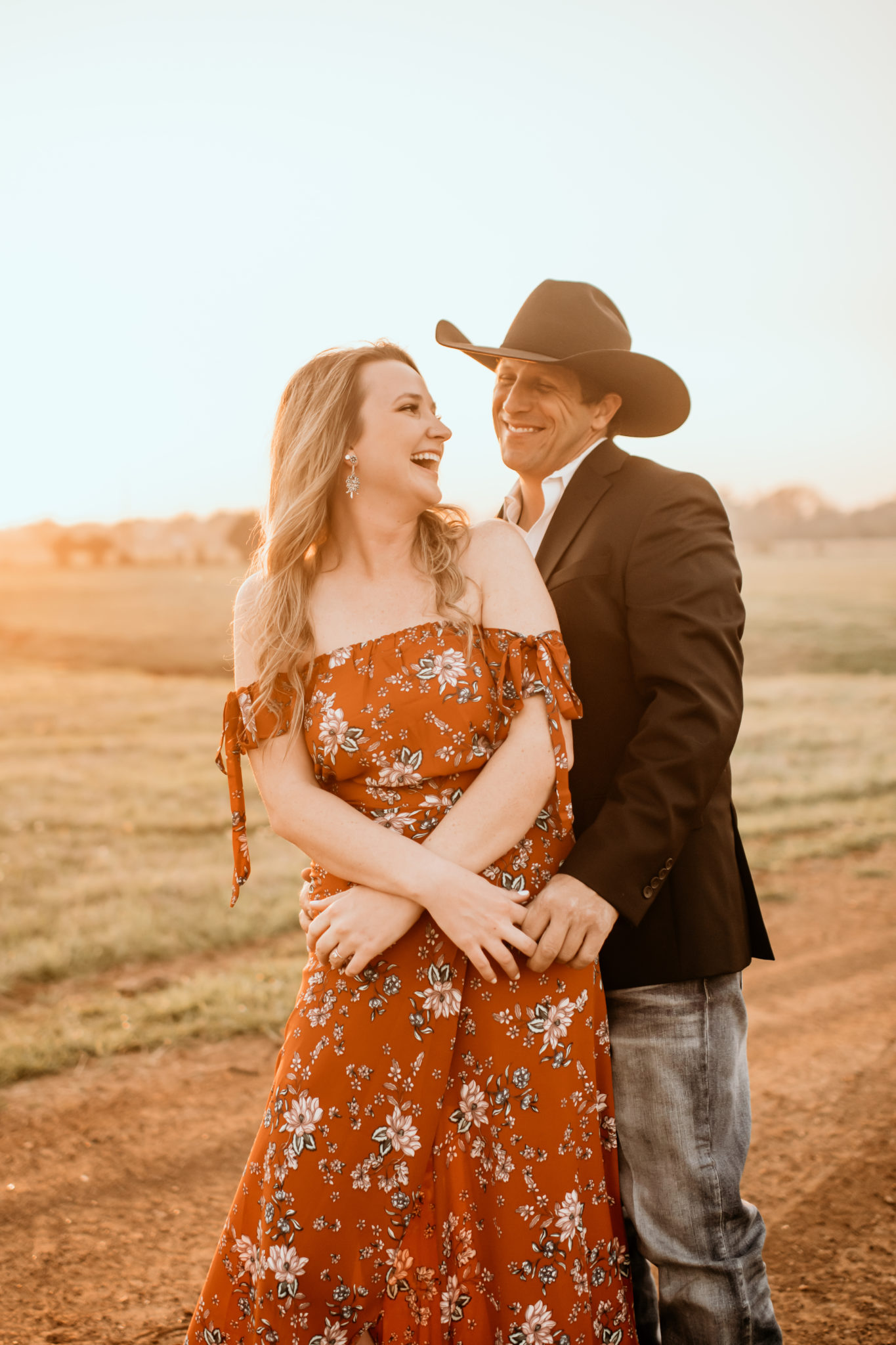 LAYNE + CARTER | ENGAGEMENTS - westernweddingmagazine.com