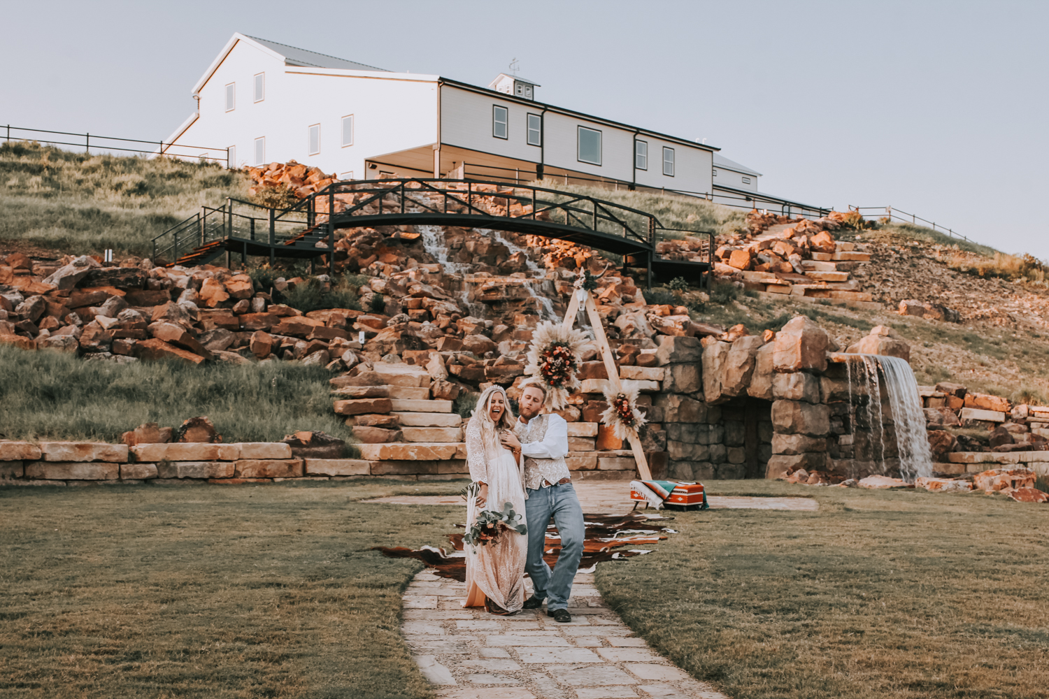 KADEL + KAYLA | STYLED SHOOT - westernweddingmagazine.com