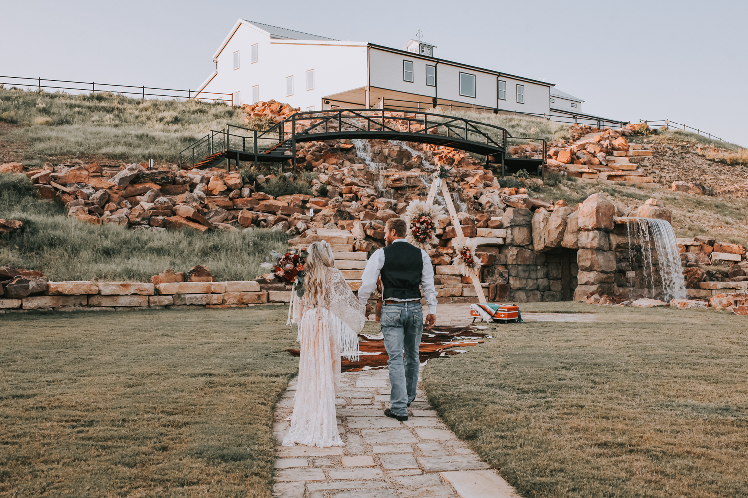KADEL + KAYLA | STYLED SHOOT - westernweddingmagazine.com
