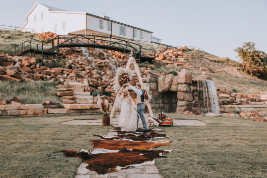 KADEL + KAYLA | STYLED SHOOT - westernweddingmagazine.com
