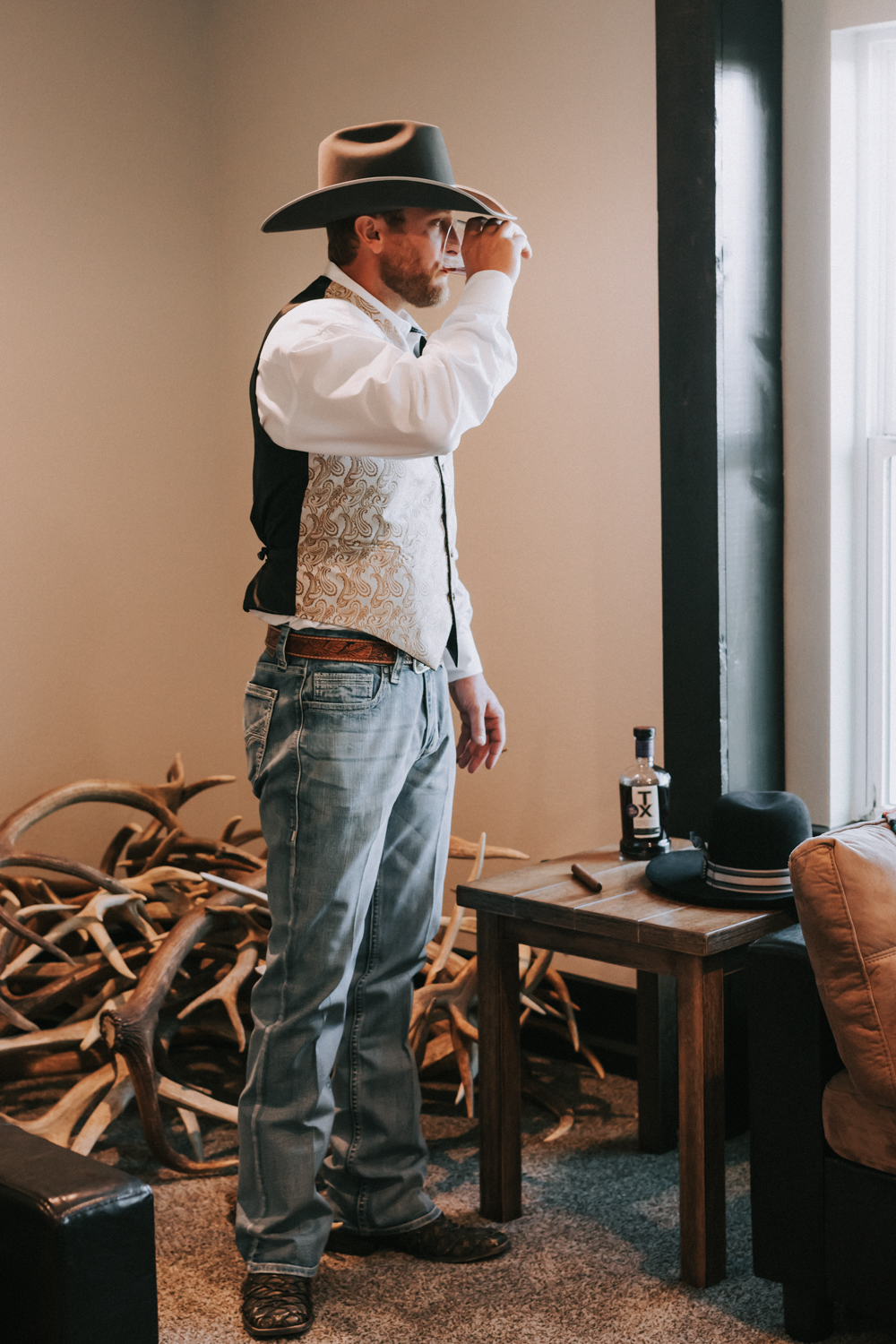 KADEL + KAYLA | STYLED SHOOT - westernweddingmagazine.com