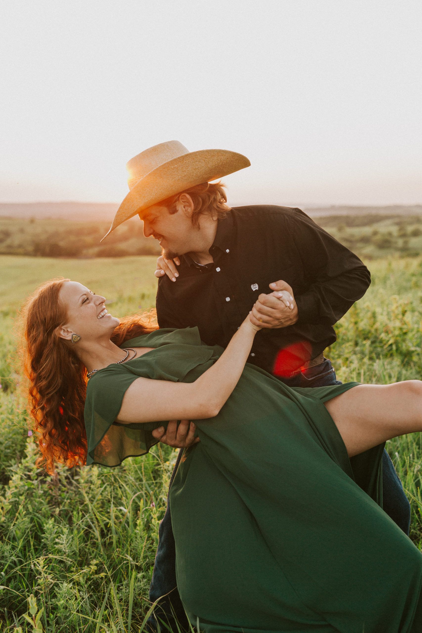 DUSTIN + COLLETE | ENGAGEMENT - westernweddingmagazine.com