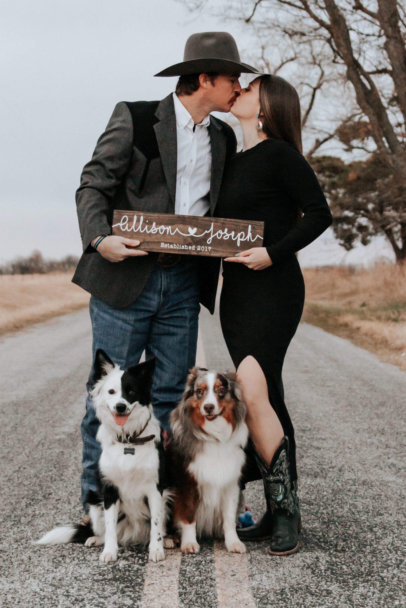 ALLISON + JOSEPH | ENGAGEMENT - westernweddingmagazine.com