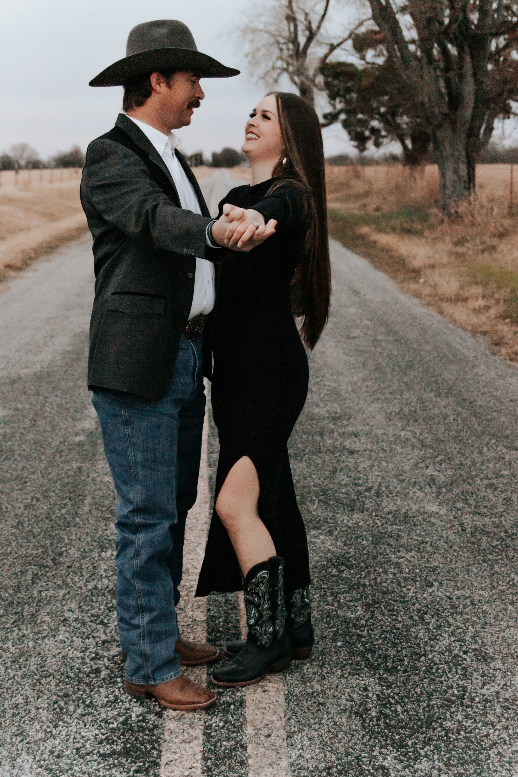 ALLISON + JOSEPH | ENGAGEMENT - westernweddingmagazine.com
