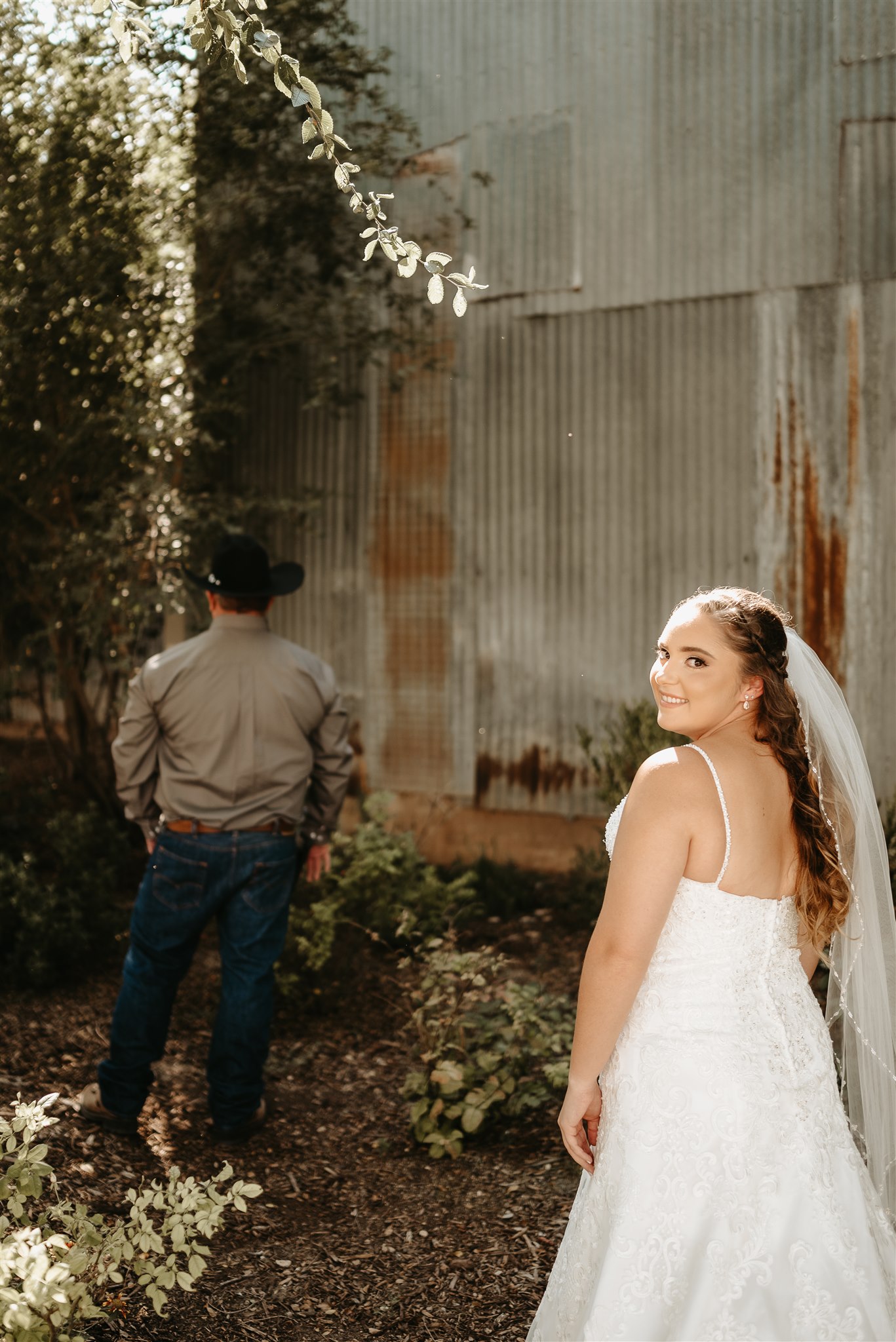 Ruben + Kelsey | WEDDING - westernweddingmagazine.com
