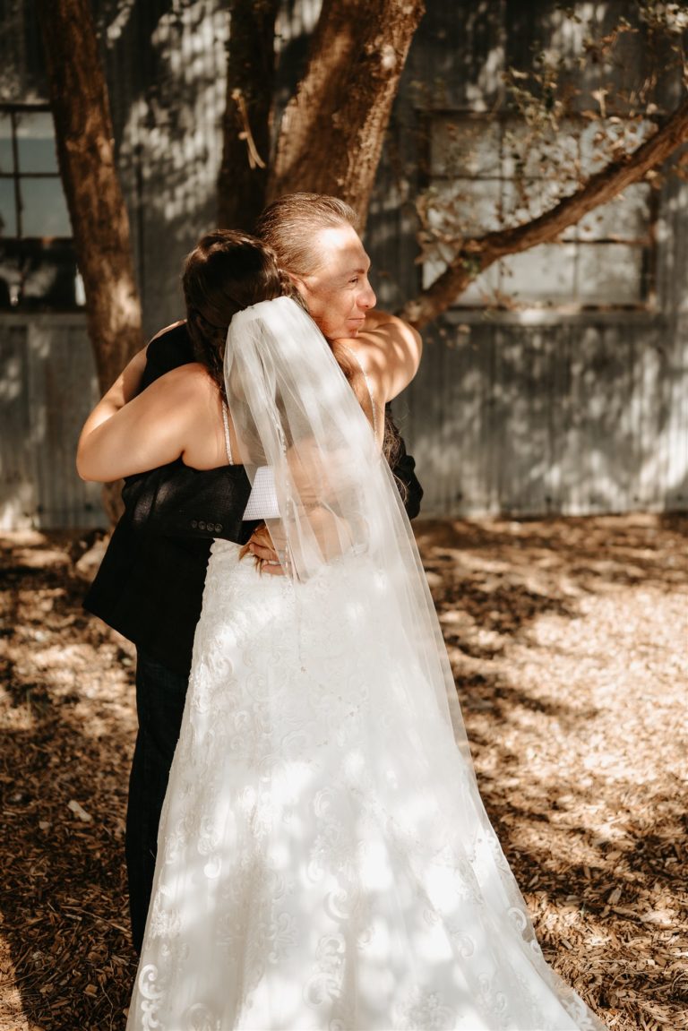 Ruben + Kelsey | WEDDING - westernweddingmagazine.com