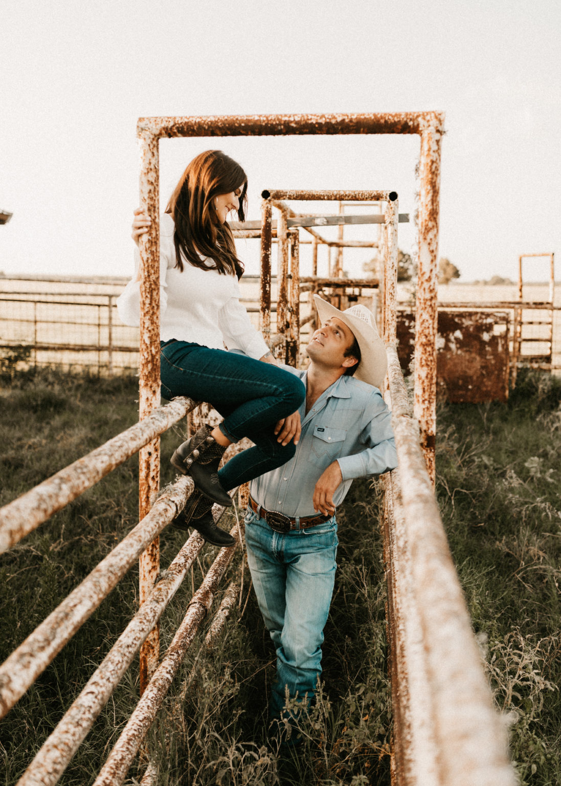 Payton + Matthew | ENGAGEMENT - westernweddingmagazine.com