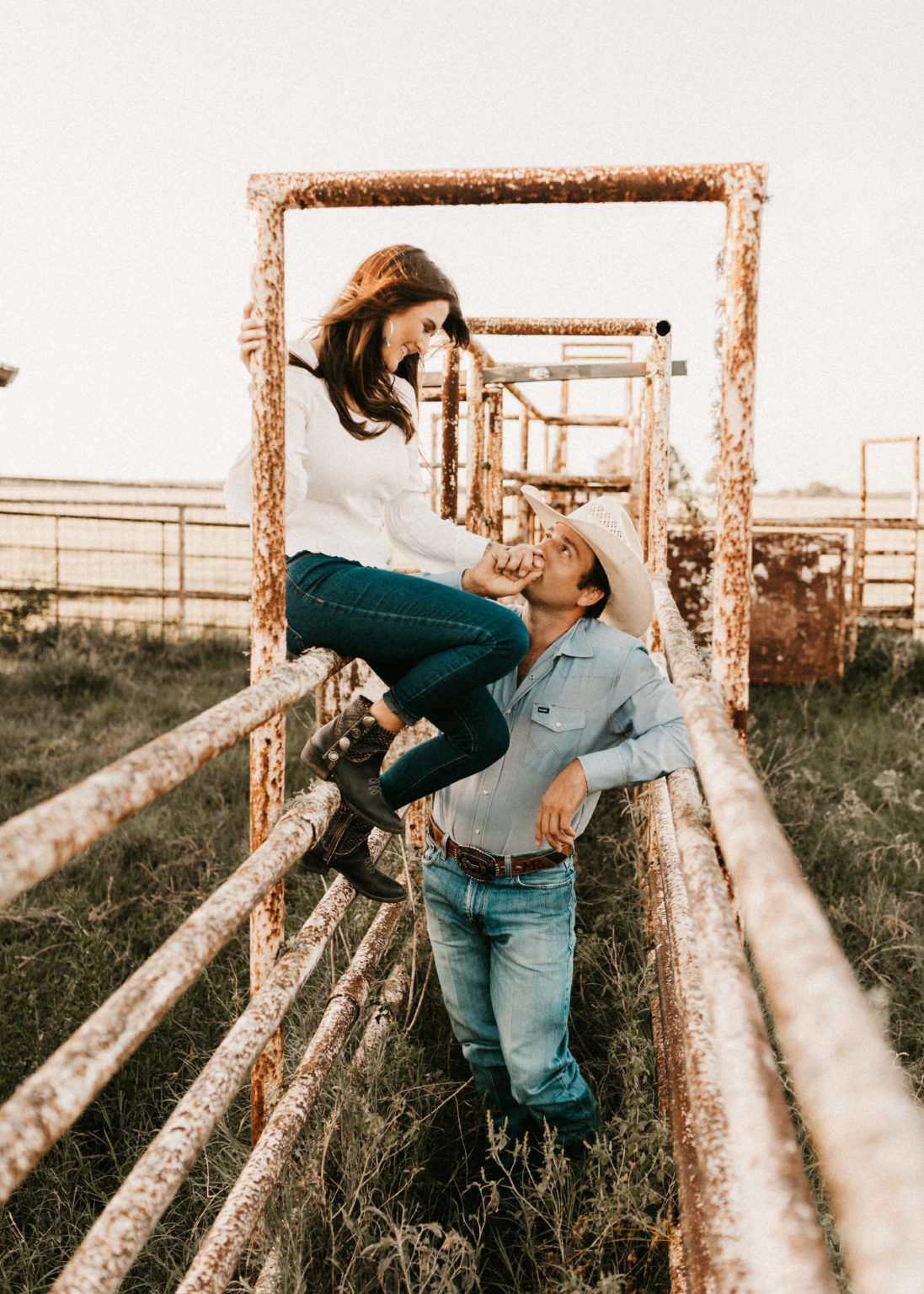 Payton + Matthew | ENGAGEMENT - westernweddingmagazine.com