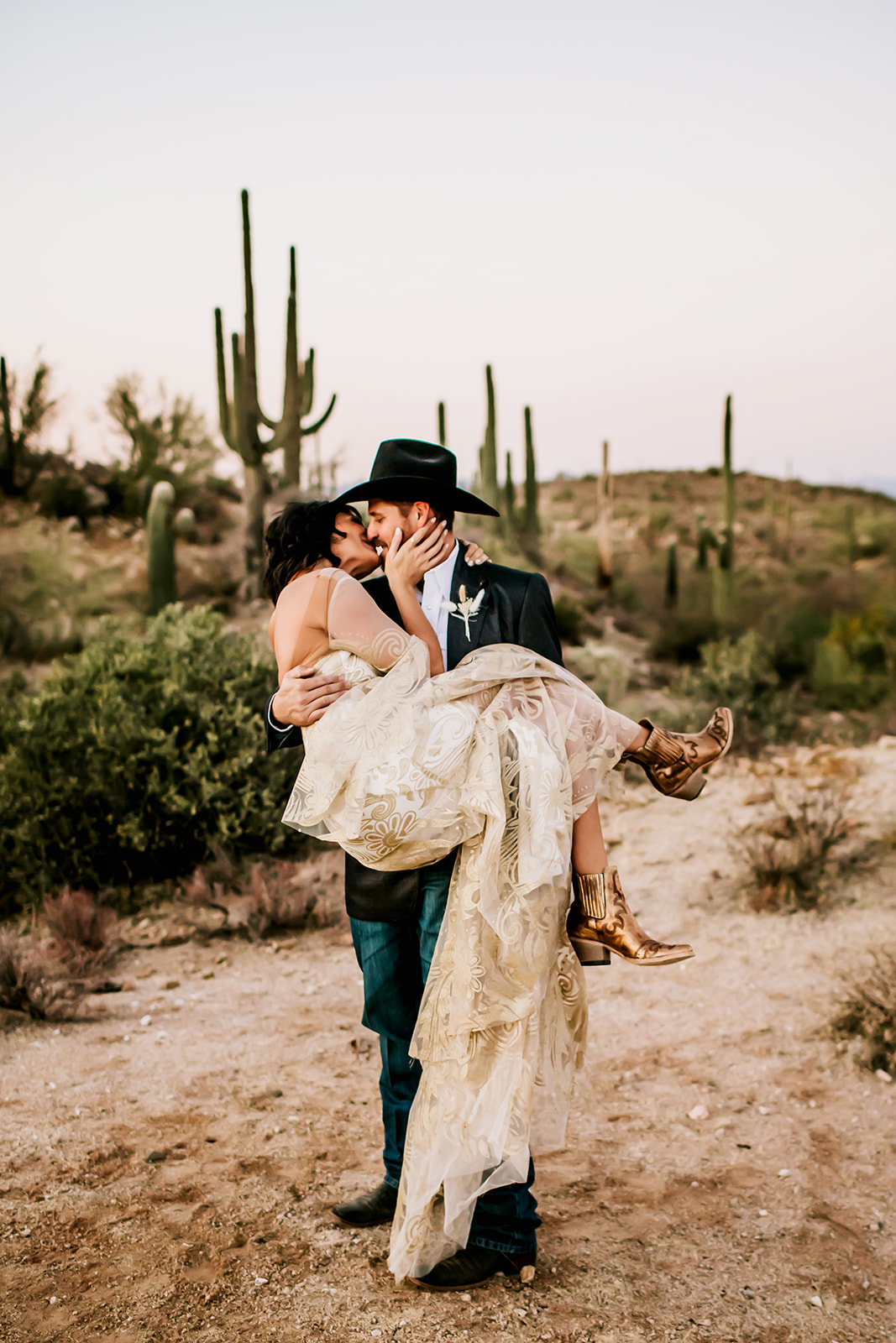 Whitney + Philip | ELOPEMENT - westernweddingmagazine.com