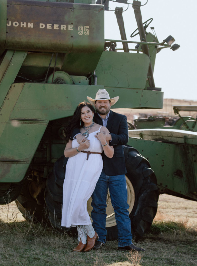 JEAN + GARRETT | ENGAGEMENT - westernweddingmagazine.com