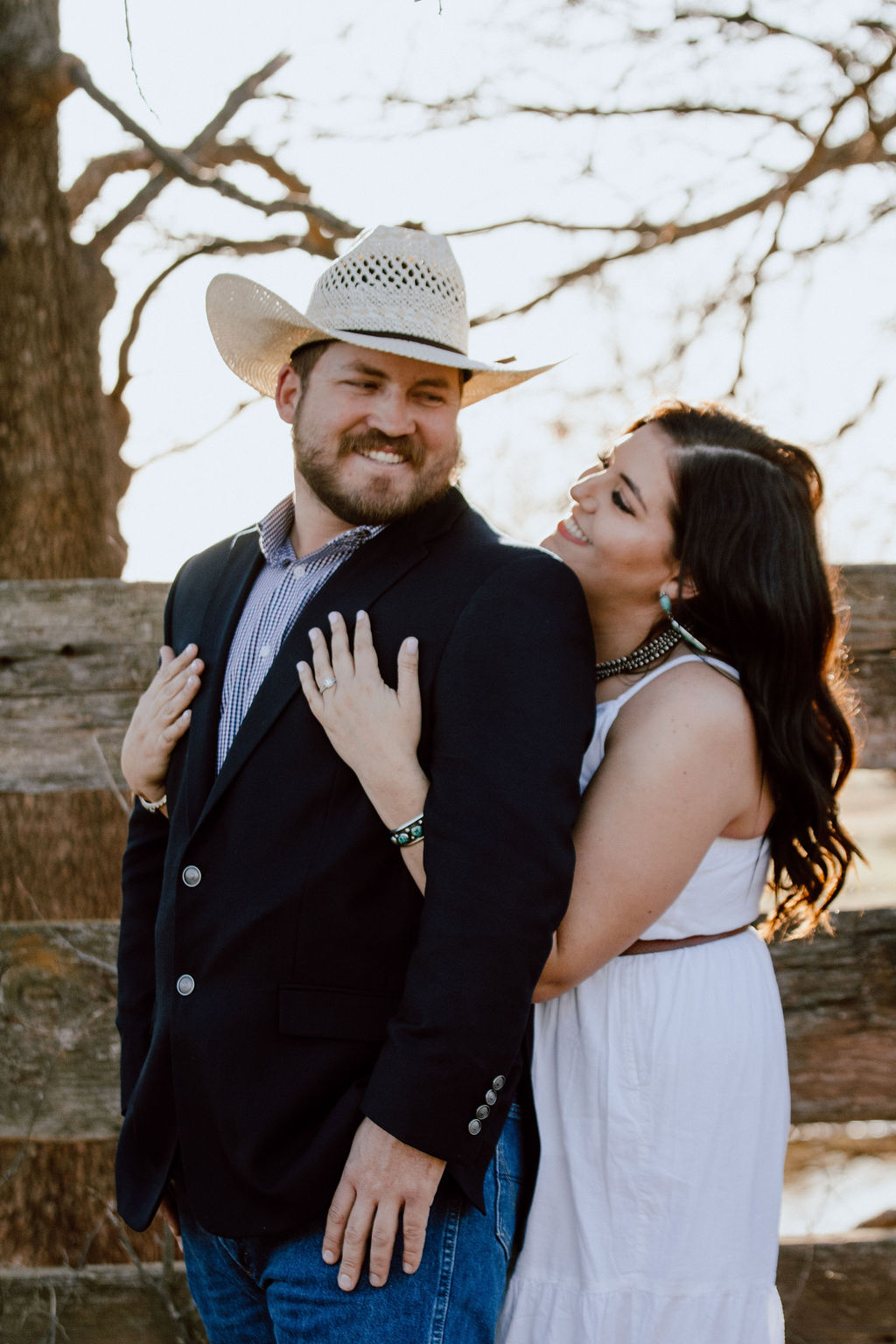 JEAN + GARRETT | ENGAGEMENT - westernweddingmagazine.com