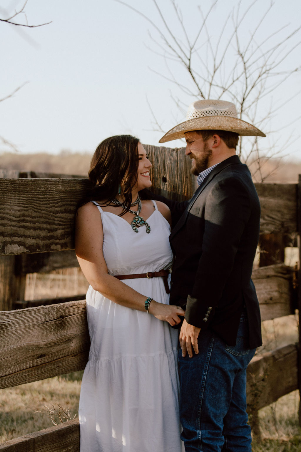JEAN + GARRETT | ENGAGEMENT - westernweddingmagazine.com