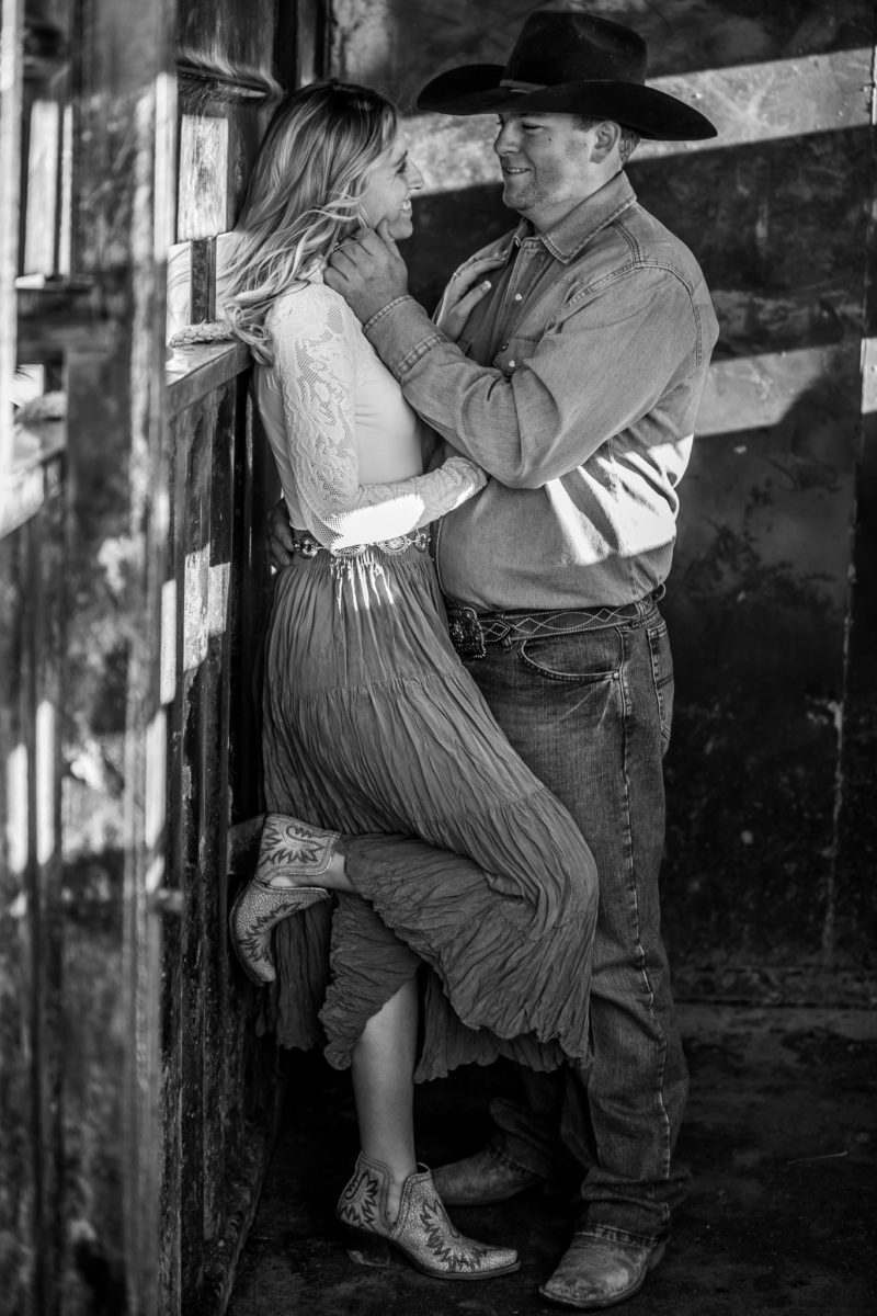 BRIDGET + GANNON | ENGAGEMENT - westernweddingmagazine.com