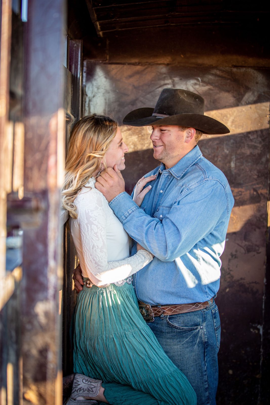 BRIDGET + GANNON | ENGAGEMENT - westernweddingmagazine.com