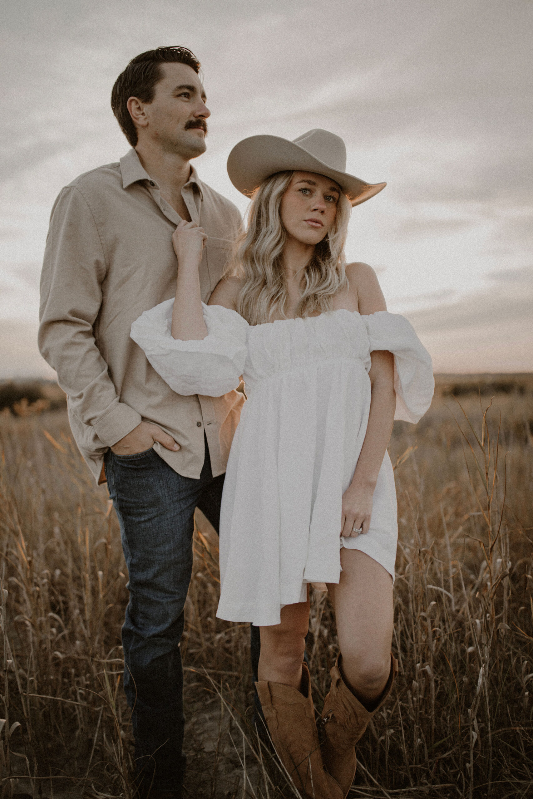 JENNIFER + CAMERON | ENGAGEMENT - westernweddingmagazine.com